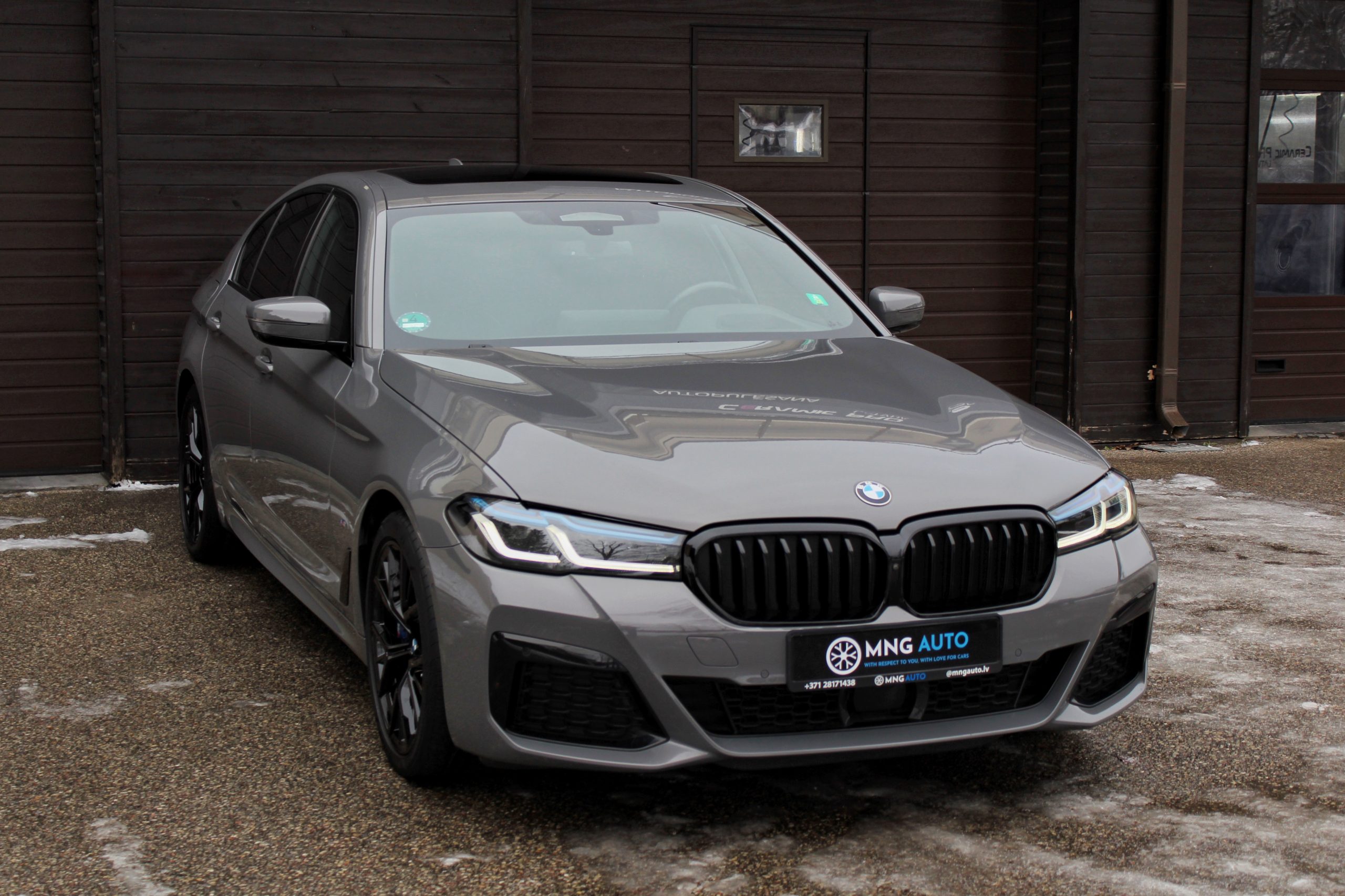 BMW G30 545e xDrive - mngauto